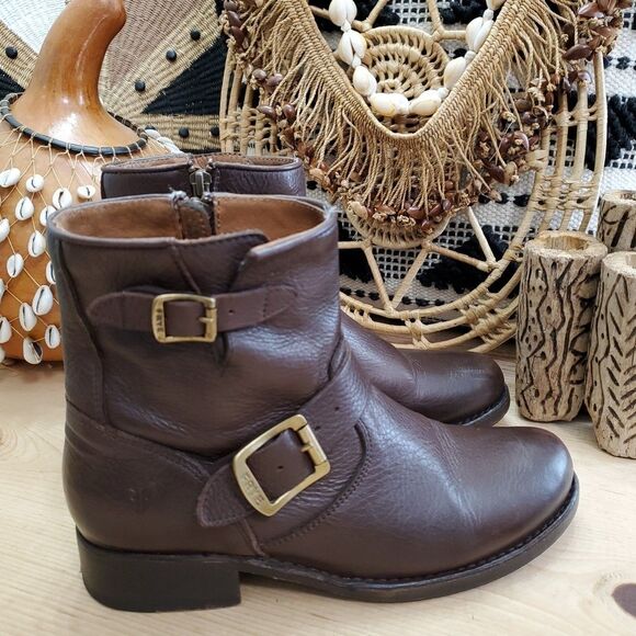 Frye | Shoes | Frye Vicky 34754 Womens 75b Engineer Dark Brown Leather ...